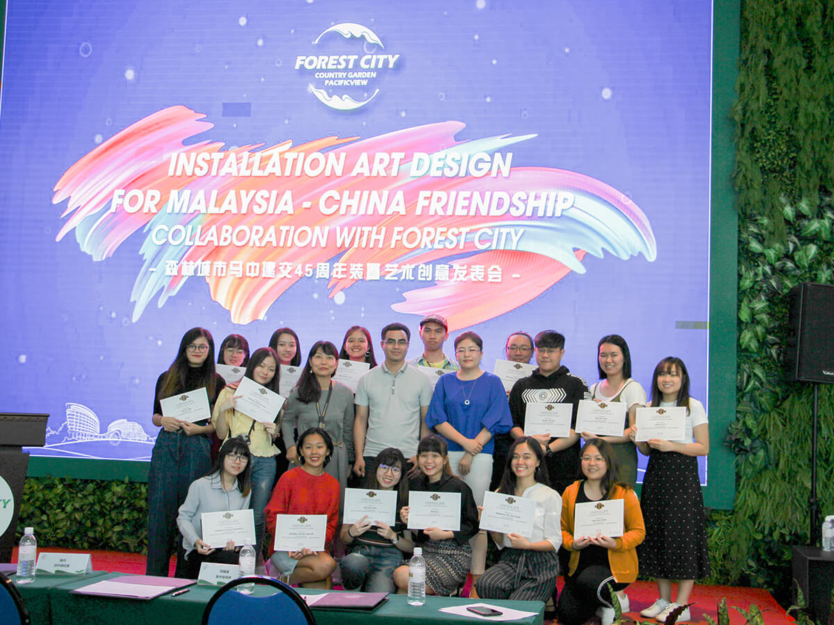 PRESENTATION TO FOREST CITY MANAGEMENT - Raffles University